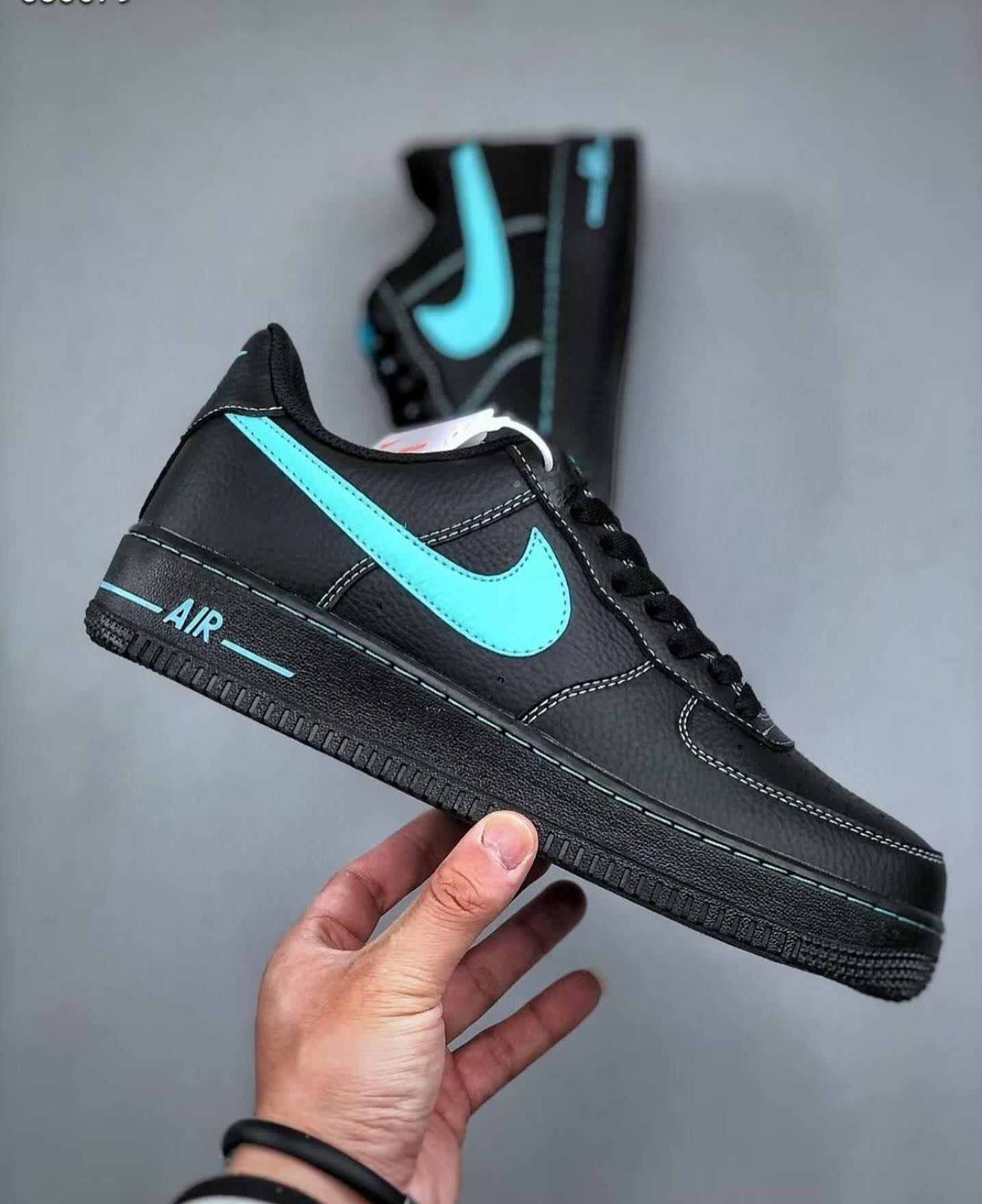 Nike Airforce 1 Cyan Sneakers